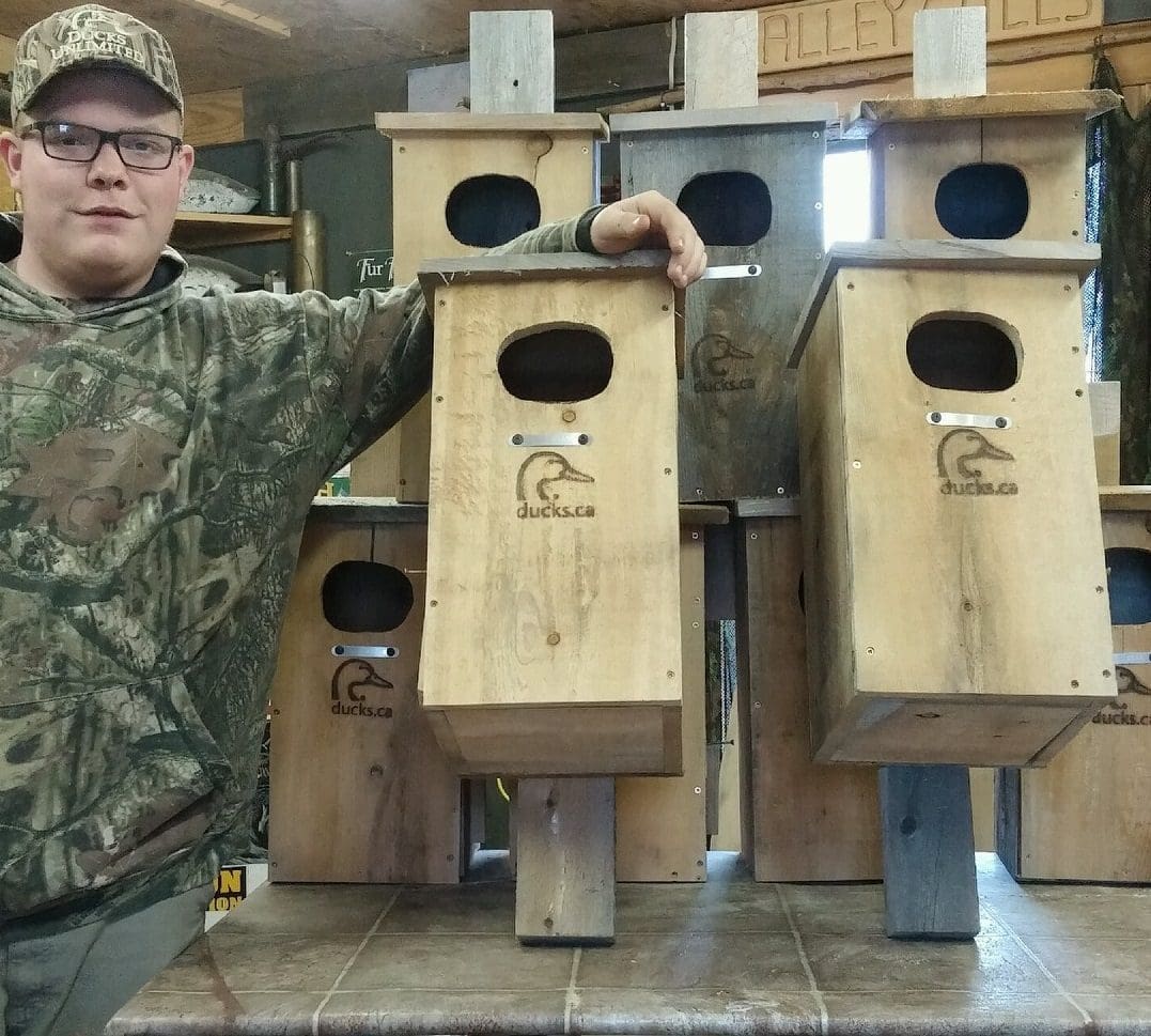 Home-builders for ducks — Ducks Unlimited Canada