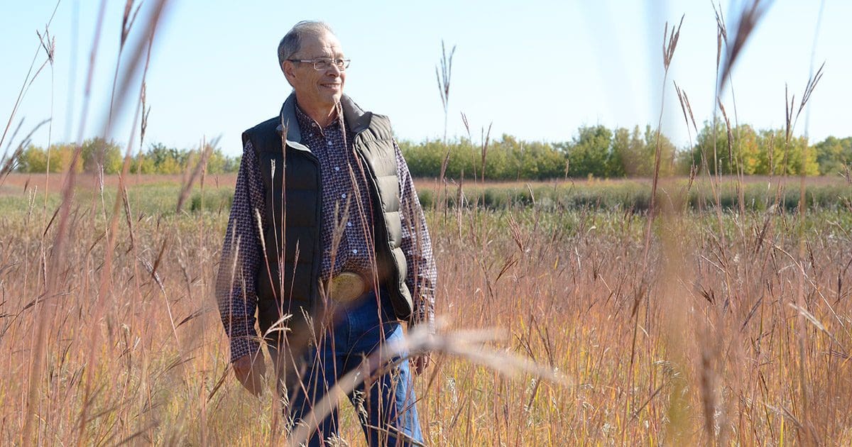 DUC honours Manitoba conservation leader with land dedication — Ducks ...